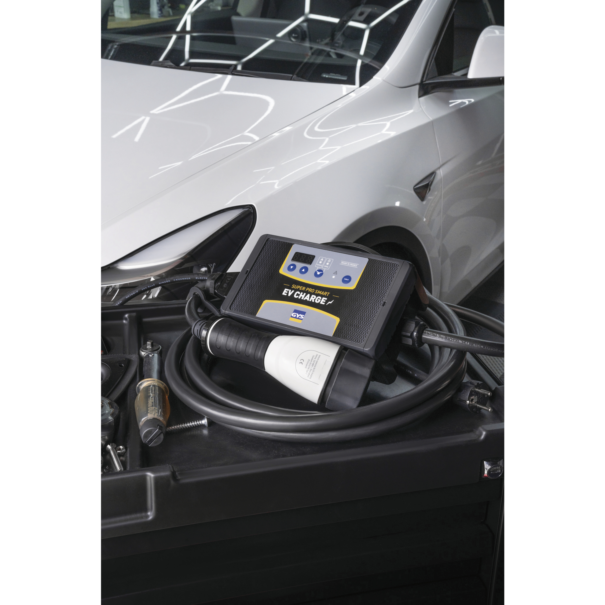 GYS SUPER PRO SMART EV CHARGER - Diagnostic Equipment